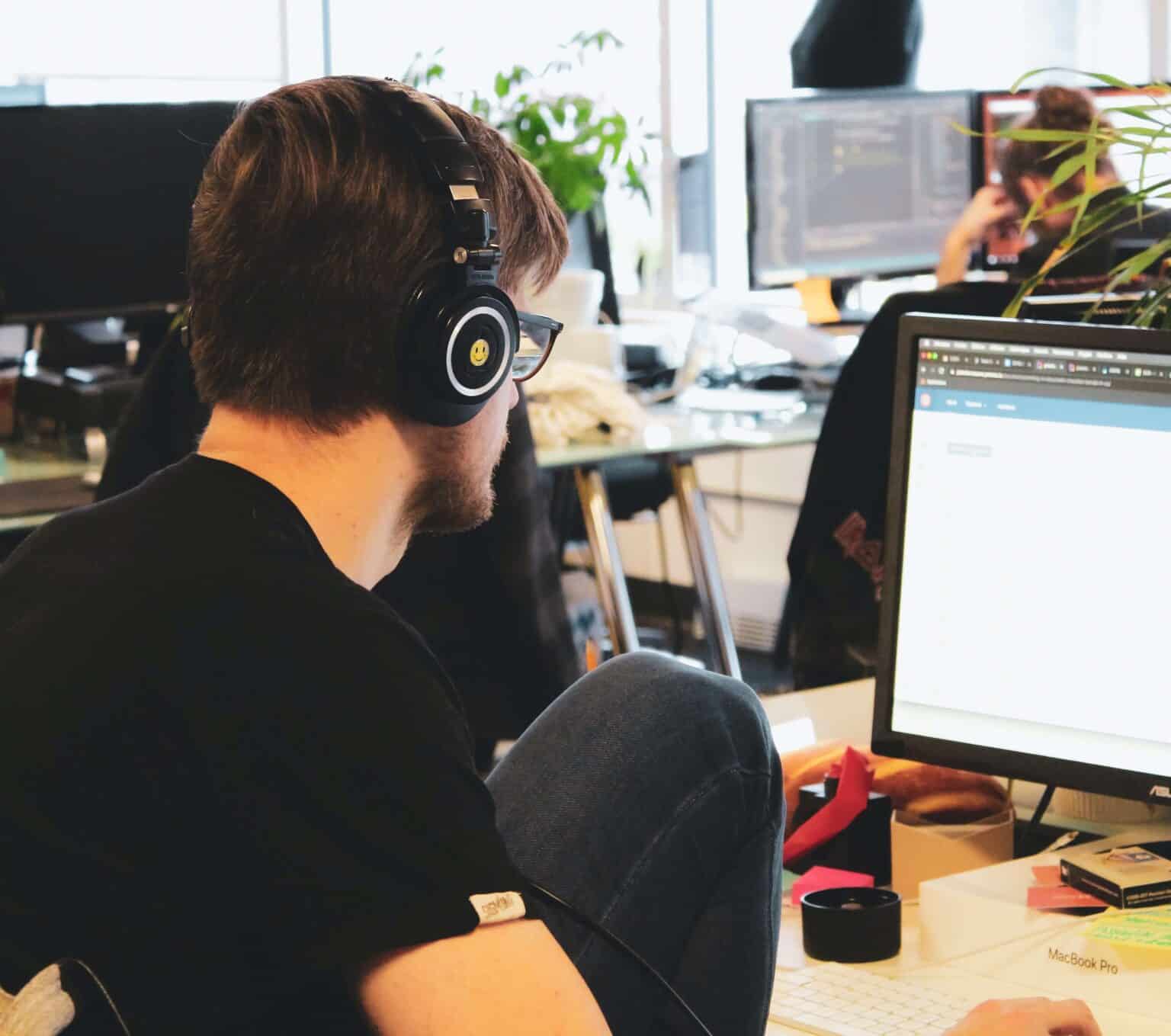 Client Center l IT Help Desk l Dataprise